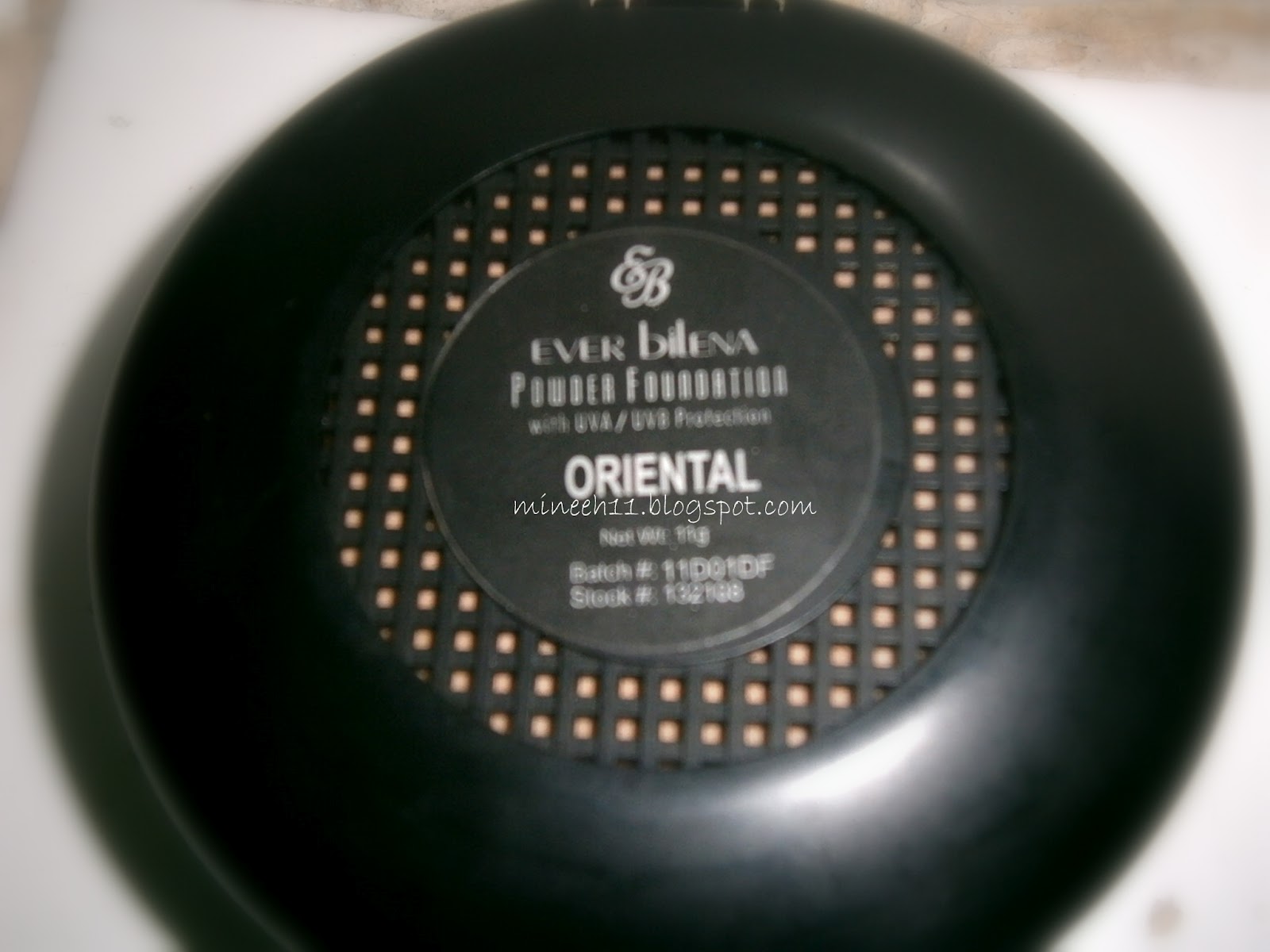 Mineeh11: Makeup Spotlight: EVER BILENA POWDER FOUNDATION