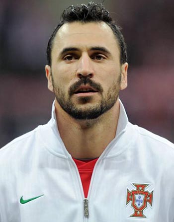 Berikut ini Adalah Biodata Hugo Almeida Lengkap, Pemain bertahan (Bek ...