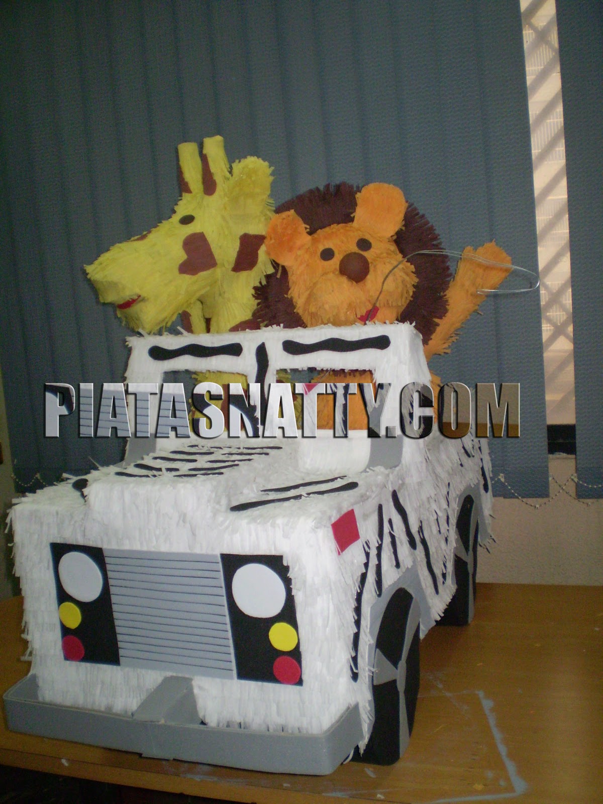 PIÑATAS NATTY @pinatas_eventos.natty: PIÑATA JEEP