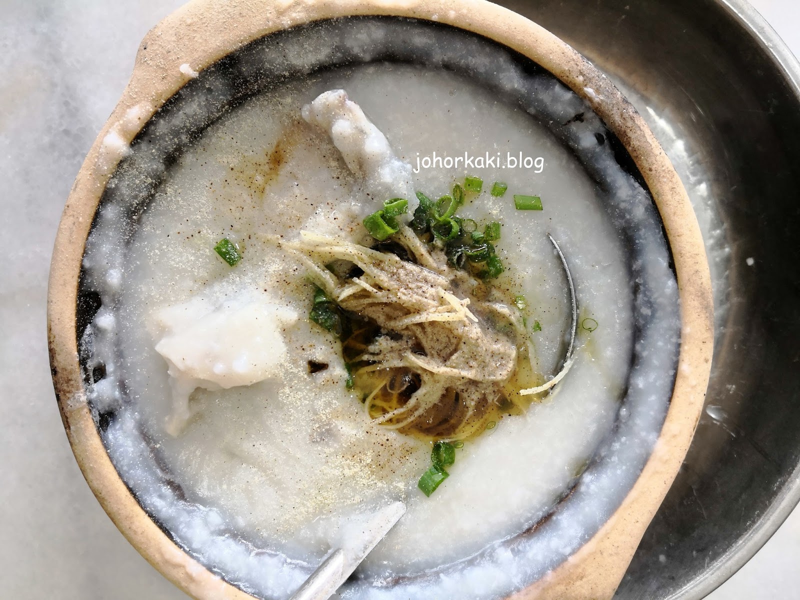 Ding Seng Fresh Frog Porridge in Bukit Indah 鼎盛砂煲田鸡王 |Tony Johor Kaki ...