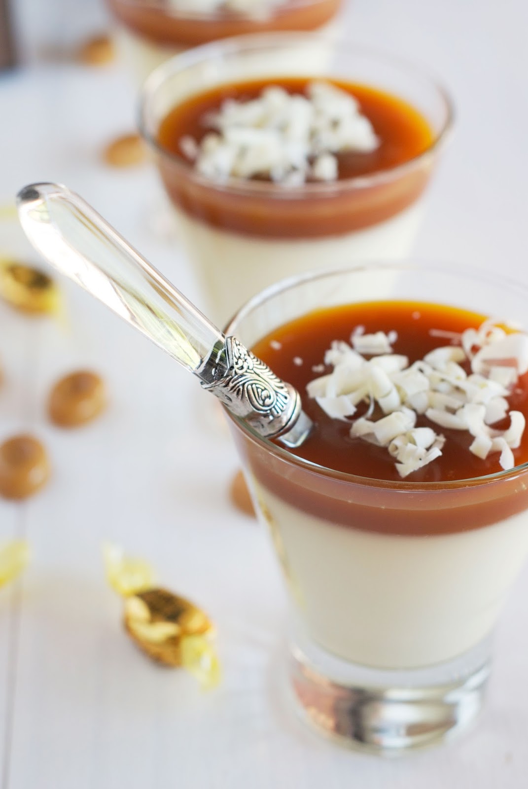 Arleva's Cake: Panacota natural con salsa toffe