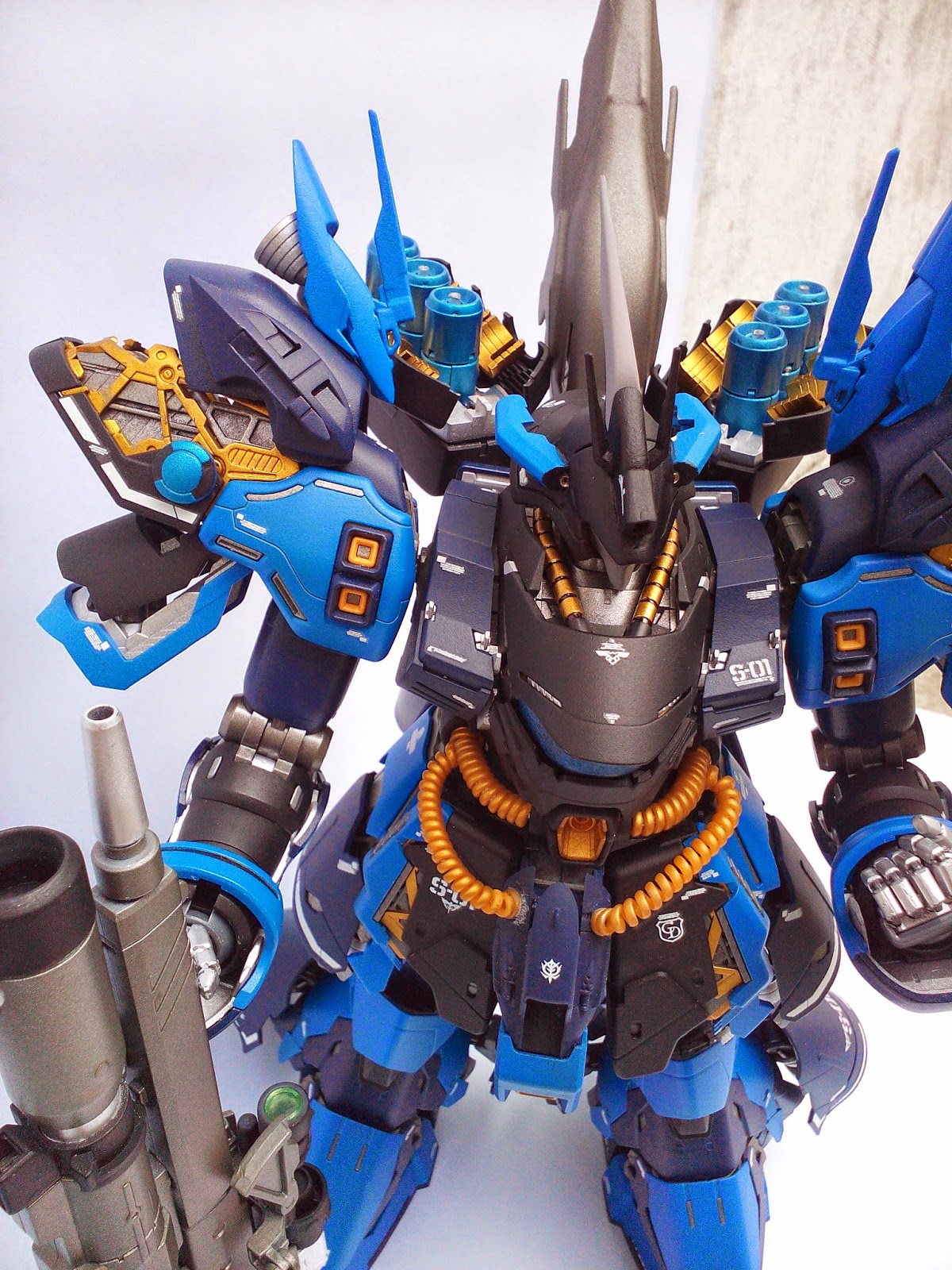 Custom Build: MG 1/100 MSN-04 Sazabi Ver. Ka "Blue"