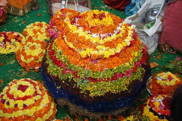 Telengana divine festival - BATHUKAMMA Panduga ~ Top Destinations in India
