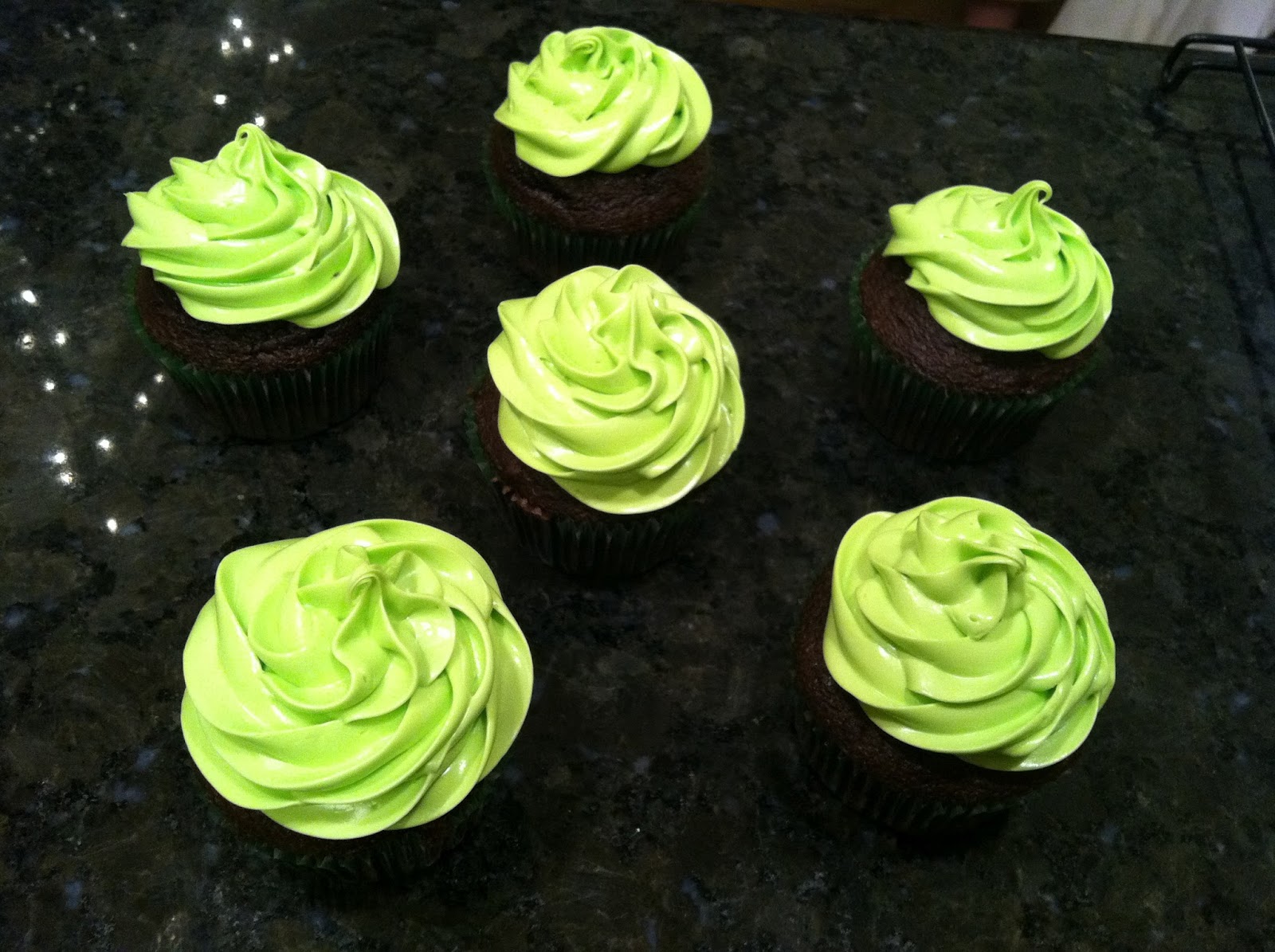 The Iced Queen: Fondant Shamrocks