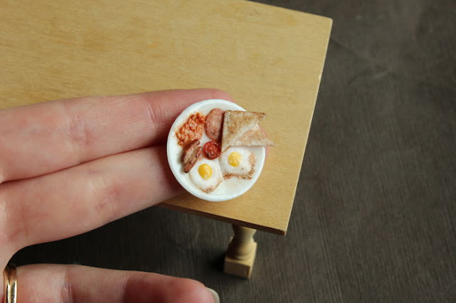 Makanan Miniatur yang Sesuai dengan Fingertip Anda