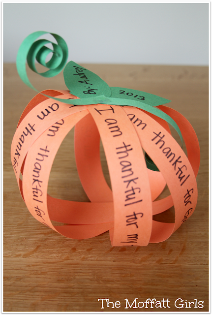 Easy I am Thankful Pumpkin Craft! | The Moffatt Girls | Bloglovin’