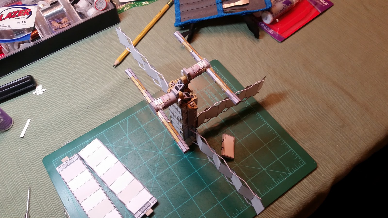 A"Mays"ing Papercraft: ISS "Power Up!"