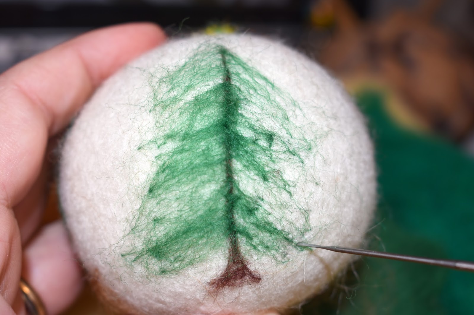 Tangible Daydreams: Tutorial: Beginner Needle Felted Christmas ...