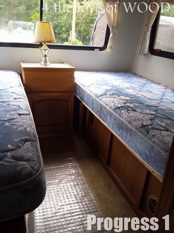 4 the love of wood: RV BEDROOM MAKEOVER REVEAL - white and navy pillows