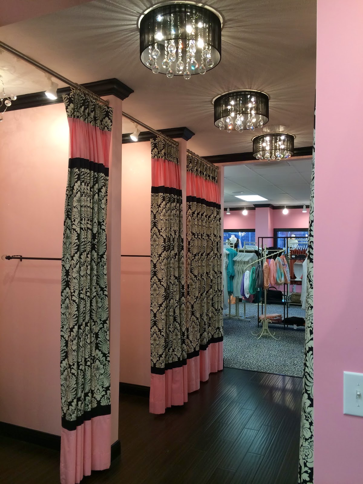 Flourish Boutique & Gallery: We're All Moved In!