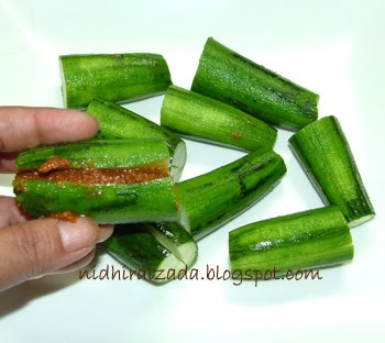 It's Indian Everyday: Stuffed Gilki/Galgal Turai (Sponge Gourd)