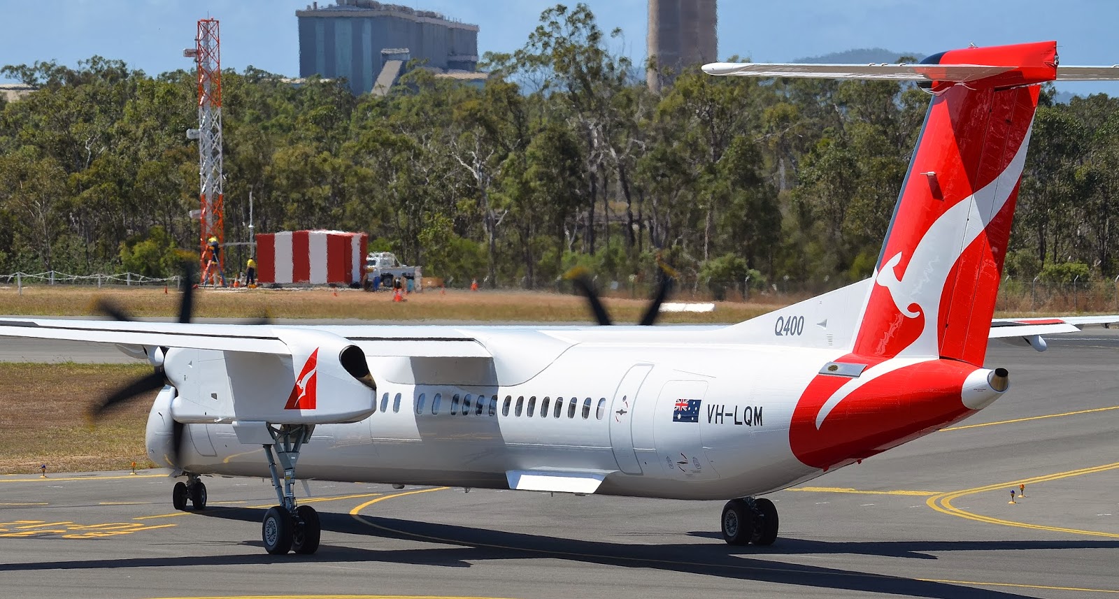 Central Queensland Plane Spotting: Photos of New QantasLink Dash-8-Q400 ...