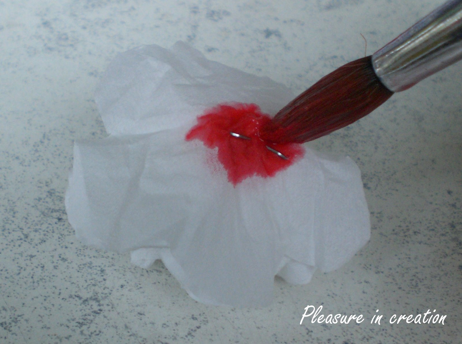 Pleasure in creation: Tissue flowers. Step by step.