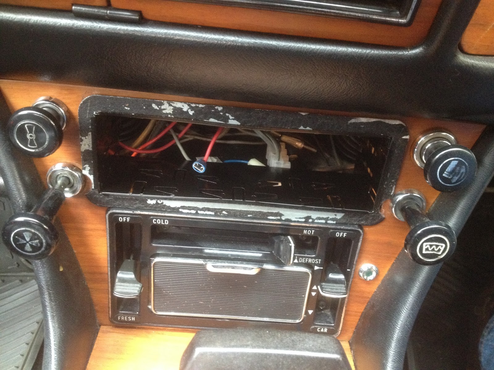 STELLA STAG MAKING A GOOD TRIUMPH STAG EVEN BETTER: NEW RADIO