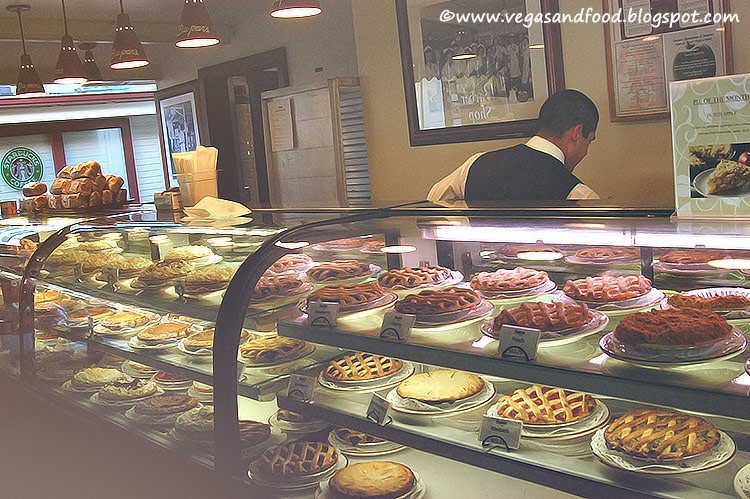Du-par's donuts at Farmers market - Vegas and Food
