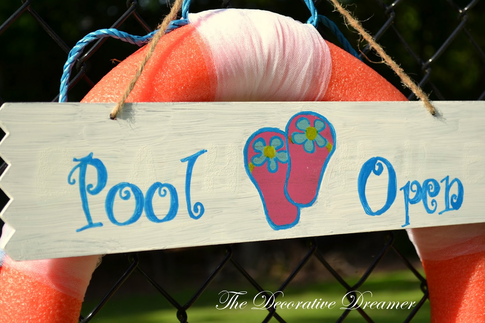 The Decorative Dreamer: My Pool Noodle Project