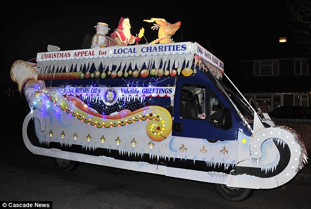 Stanley's pictures: Since 1966 Santa Has Sat Upon His Sleigh In Cheam ...