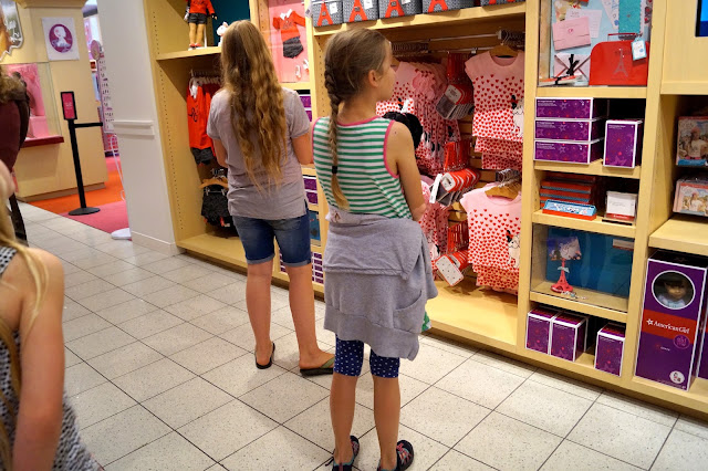 American Girl Doll Play: A Trip to the American Girl Store (Mall of ...