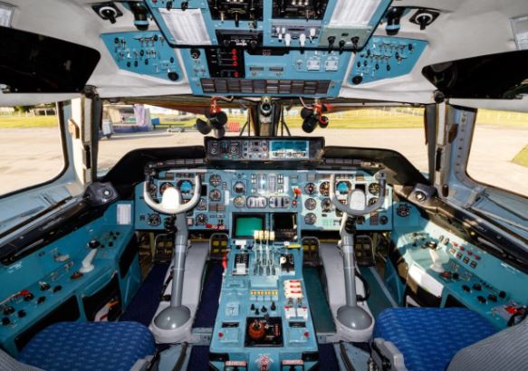 Antonov An-124 Ruslan Specs, Cargo Payload, Engine, and Price ...