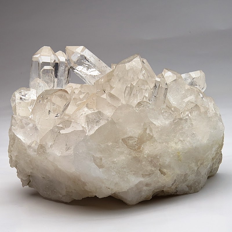 Mineral Quartz dan Kaitannya Dengan Penyebaran Batuan