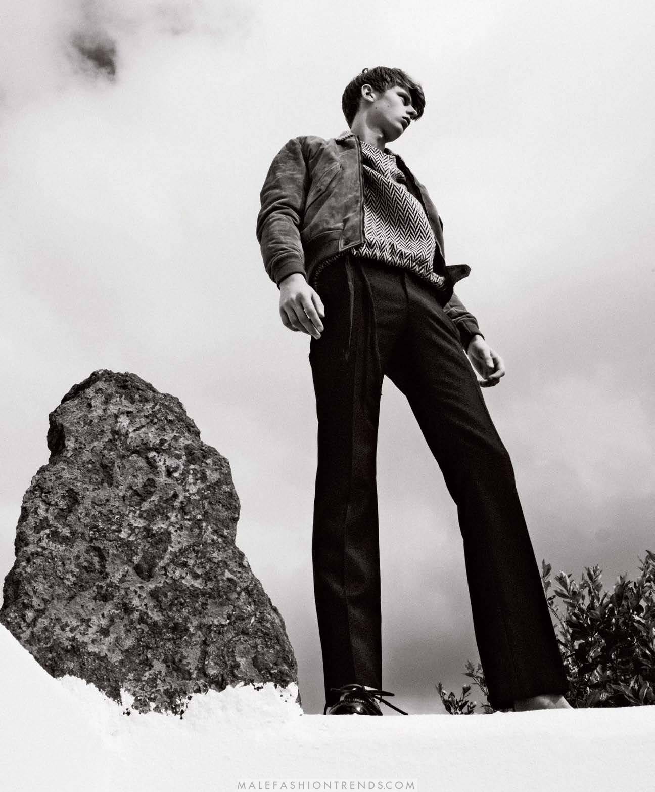 Luke Barham para Essential HommeMagazine por Byron Mollinedo