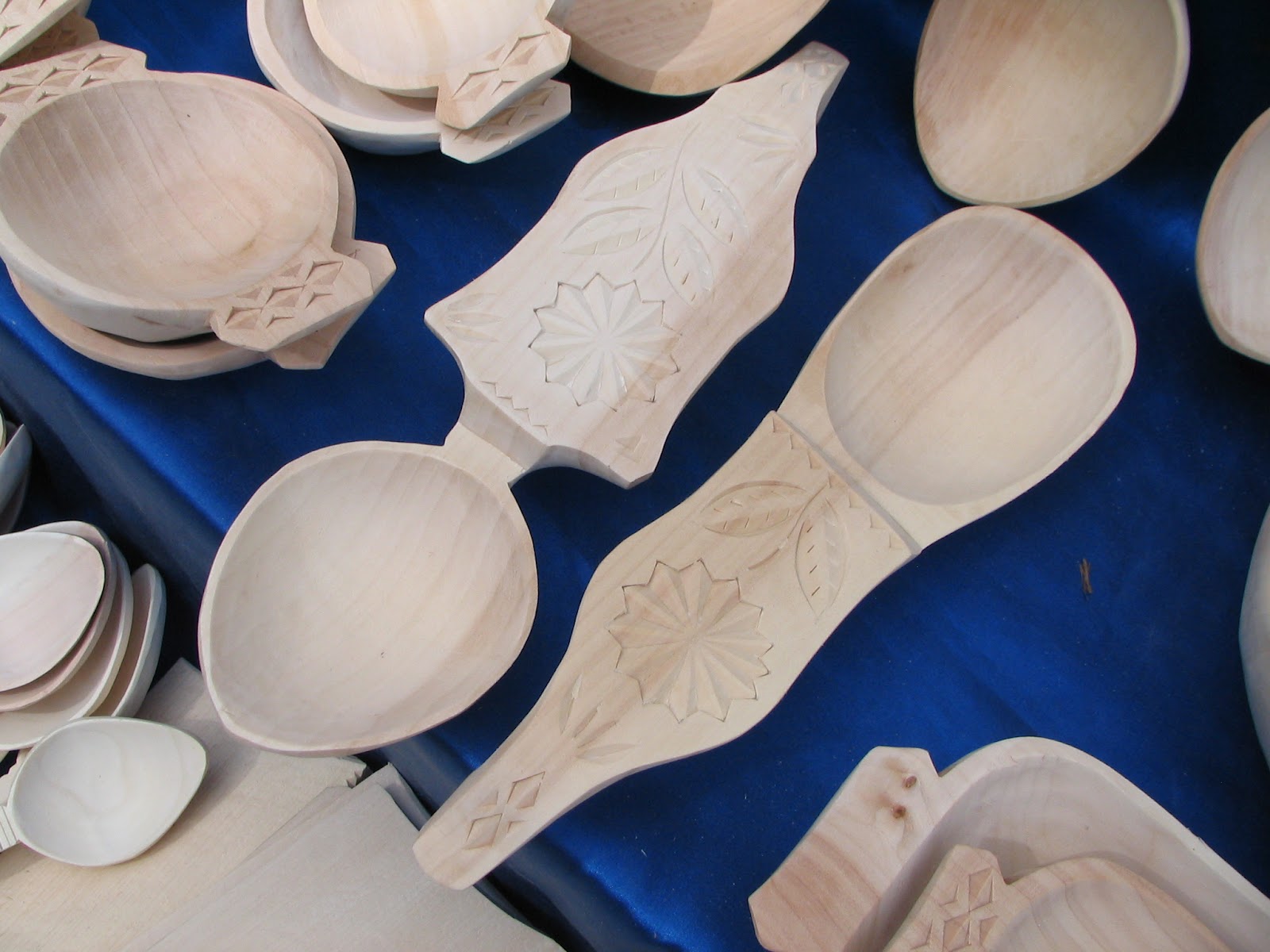 LA MULTI ANI, ROMANIA!: Obiecte traditionale din lemn