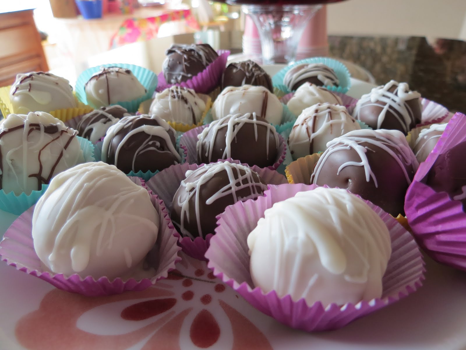 Run Happy: Amazing Cake Balls