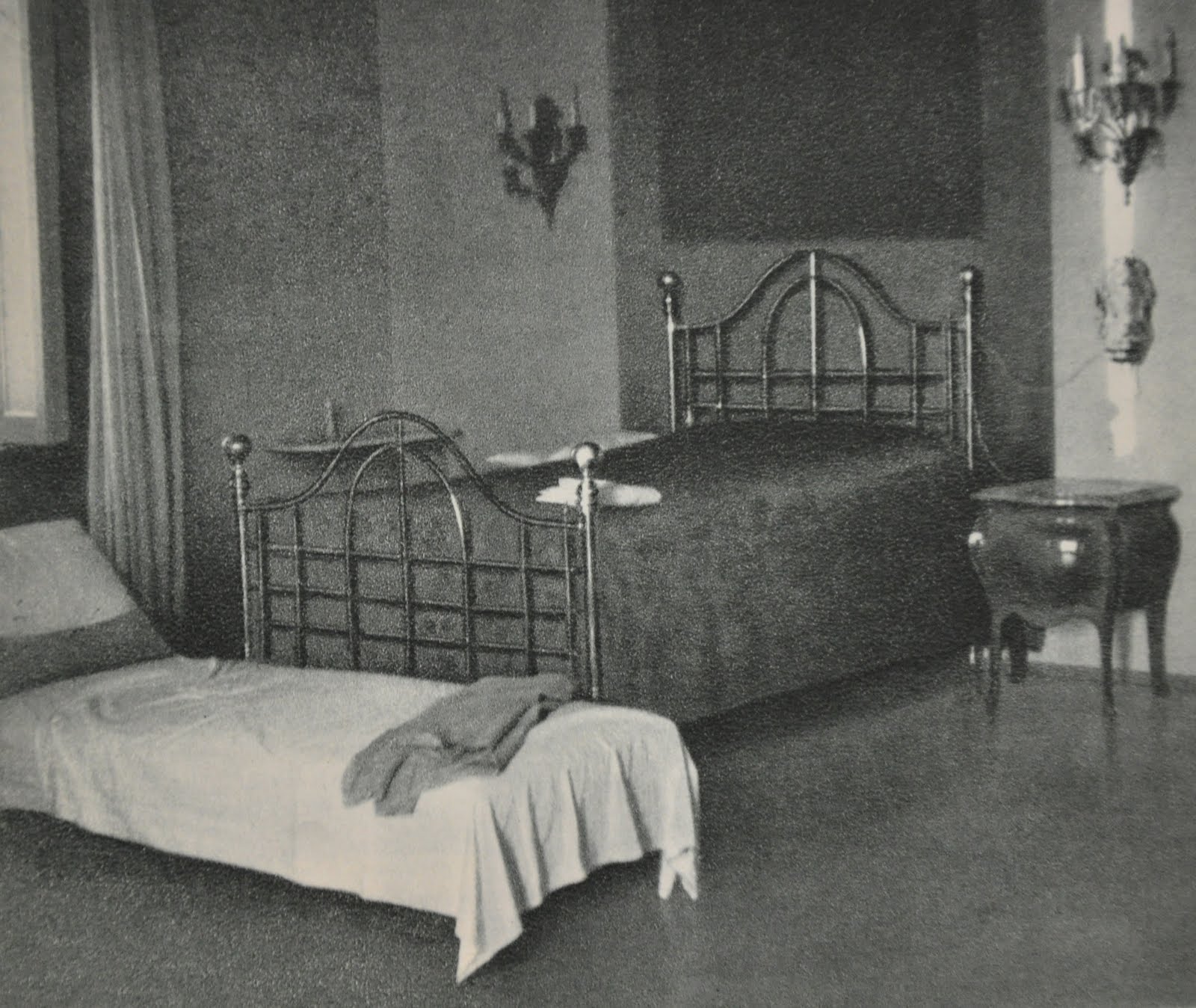 Orbis Catholicus Secundus: What the Pope's Bedroom at His Summer Villa ...