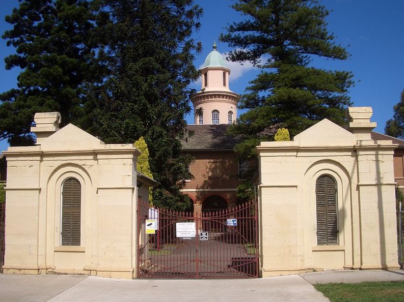 Sydney - City and Suburbs: Liverpool, TAFE College