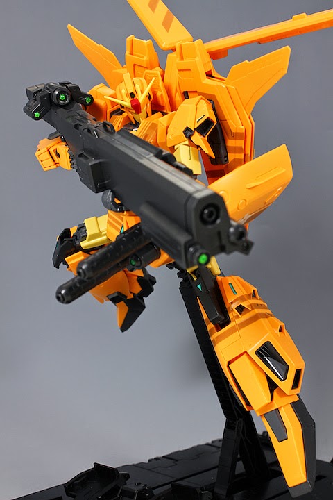 Review: MG 1/100 Zeta Gundam "Gray Wolf's 'Buster' Zeta" by Hobbynotoriko