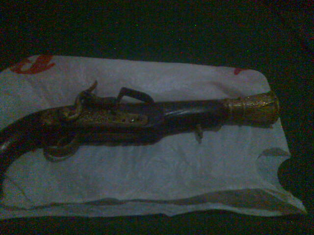 Dunia Barang Antik dan Supranatural: SENJATA PISTOL KUNO BELANDA