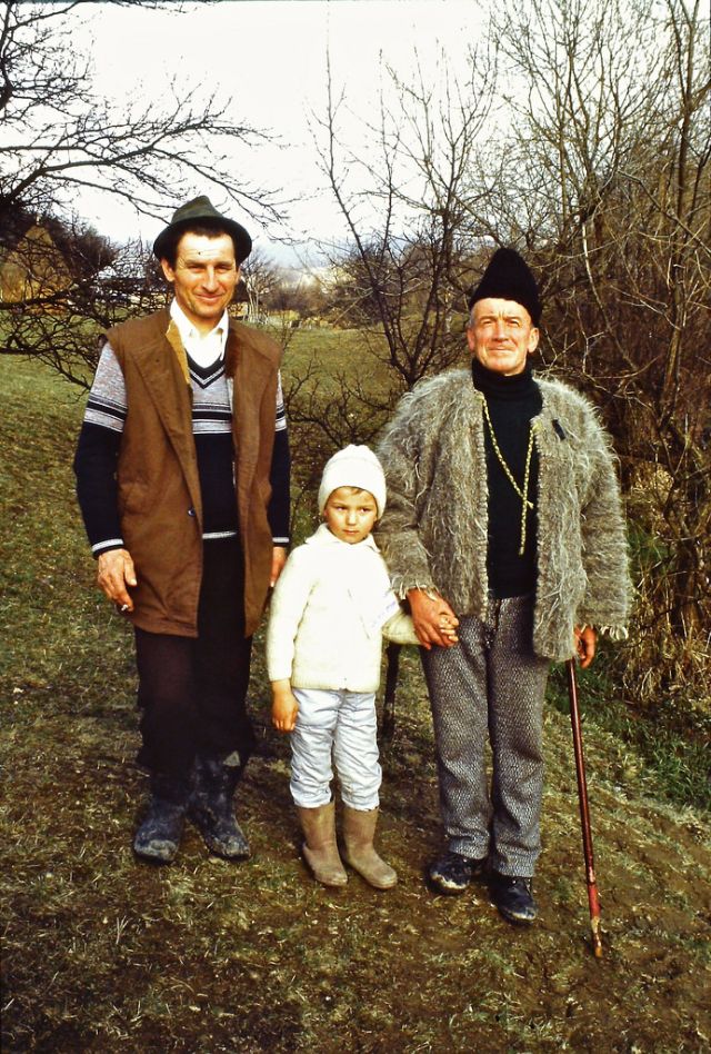 59 Incredible Photos Document Everyday Life of Romanians in Maramures ...
