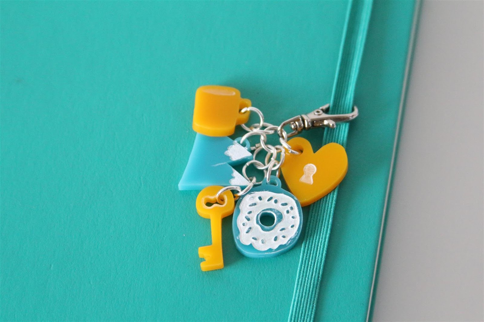 emuse: Bullet journal ideas: Stickers, stamps and charms