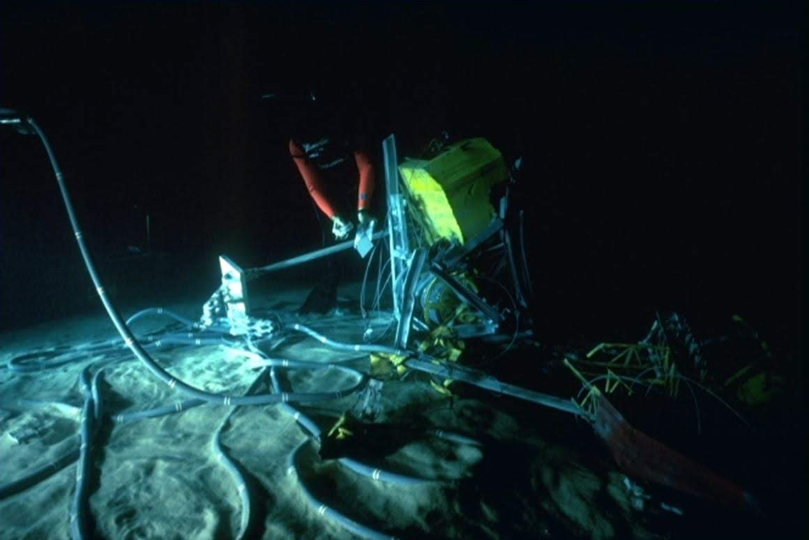 model ships in the cinema: The Abyss 1989 Part 1