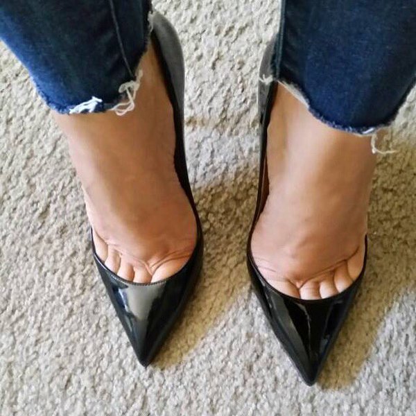 The Toe Cleavage Blog: Twitter pics - April (part 1)