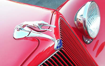 HD Car Wallpapers: Macro Car Sign Wallpaper