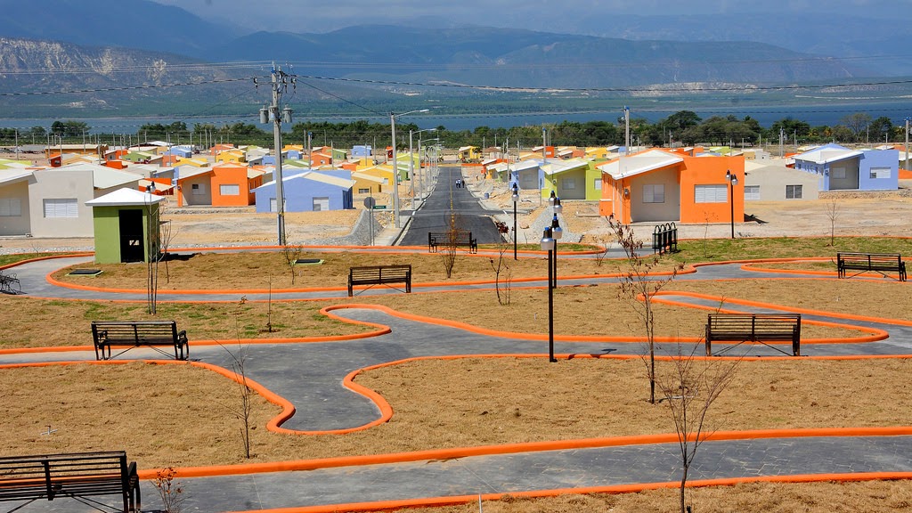 Revista El Cañero: Boca de Cachón ya tiene iglesias, parques temáticos ...