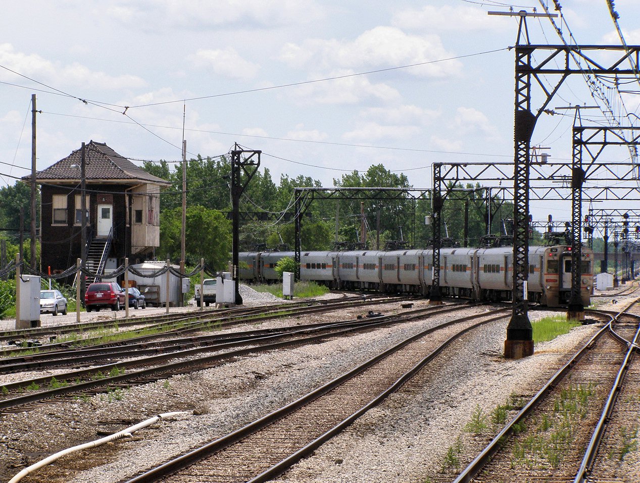 The Position Light: PHOTOS: METRA KENSINGTON Tower