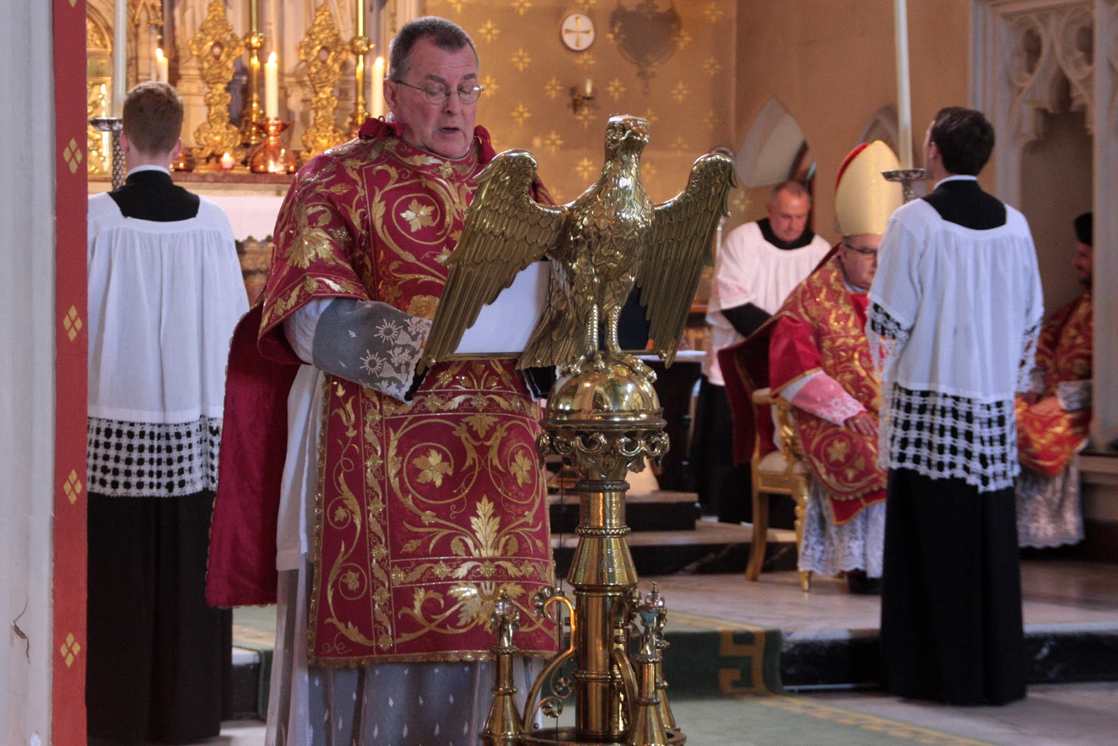 Offerimus Tibi Domine: Mass with Bishop Robert Byrne and Investiture in ...
