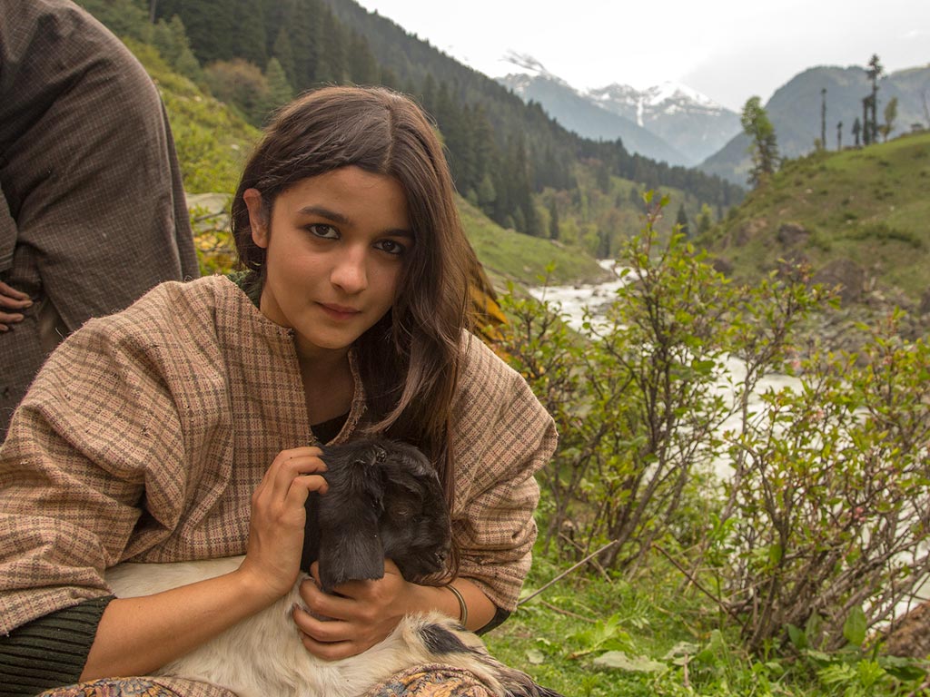 Bollywood news : Alia Bhatt's Stills From The Movie Highway