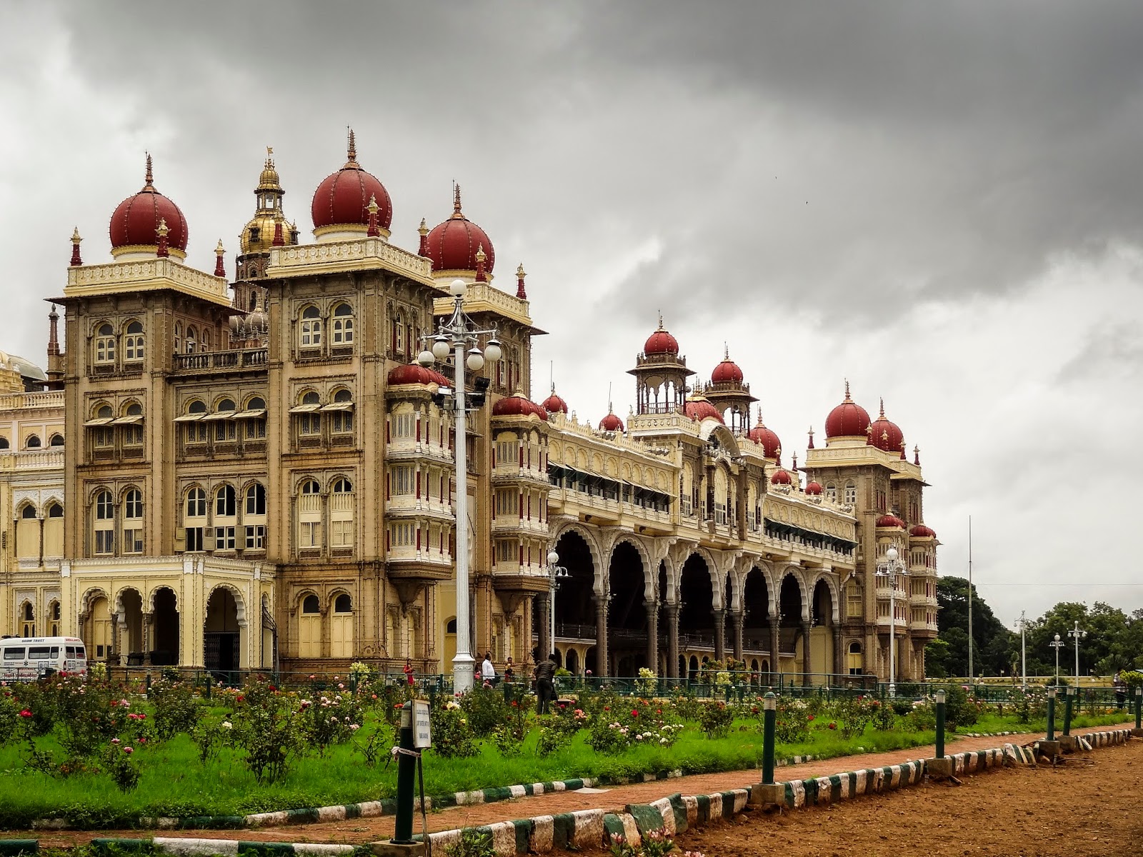 The Concrete Paparazzi: Mysore Palace