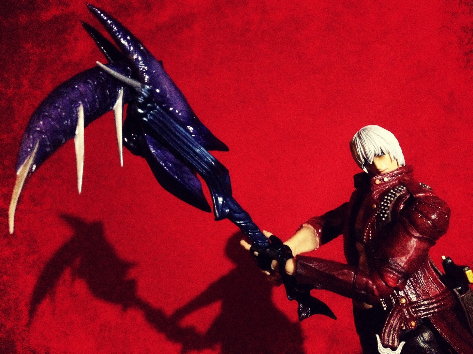 Combo's Action Figure Review: Dante: Devil May Cry 3 (Play Arts Kai)