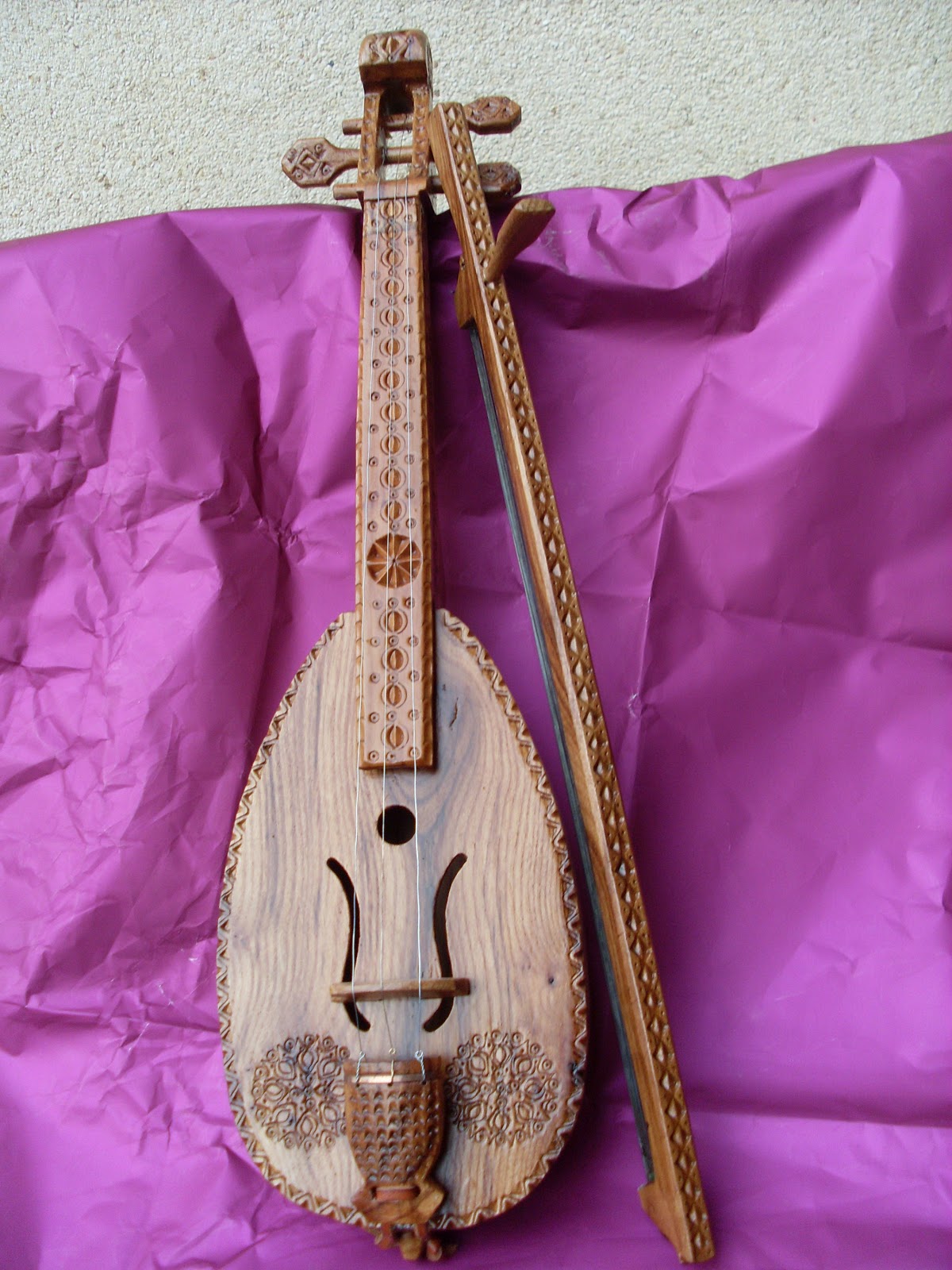 El Rabel : ESTELAS Y RABELES