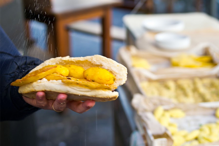streetfoodonmyroad: Pane e panelle, pani cà meusa, pane e cazzilli ...