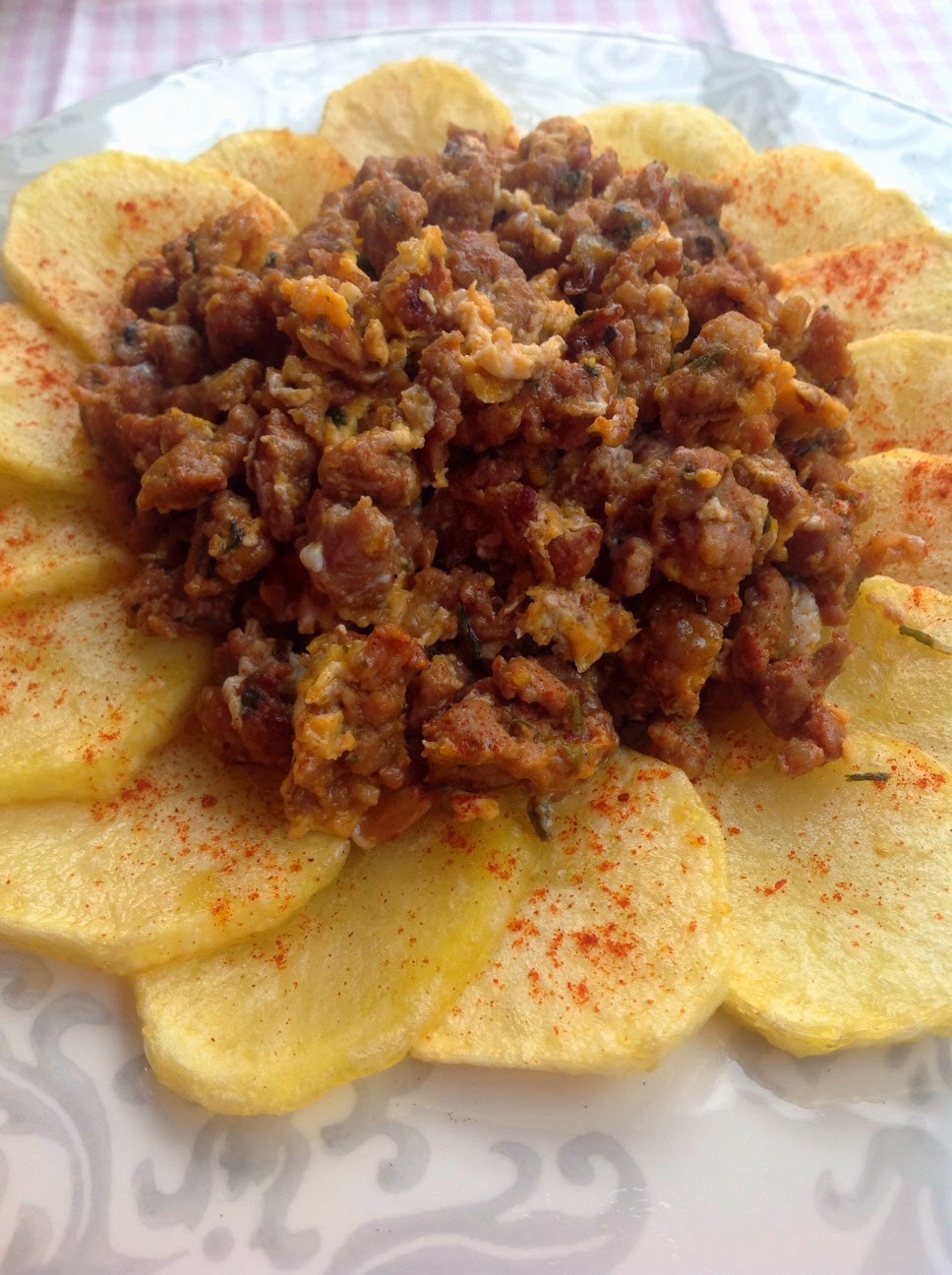Picadillo de chorizo con huevo.