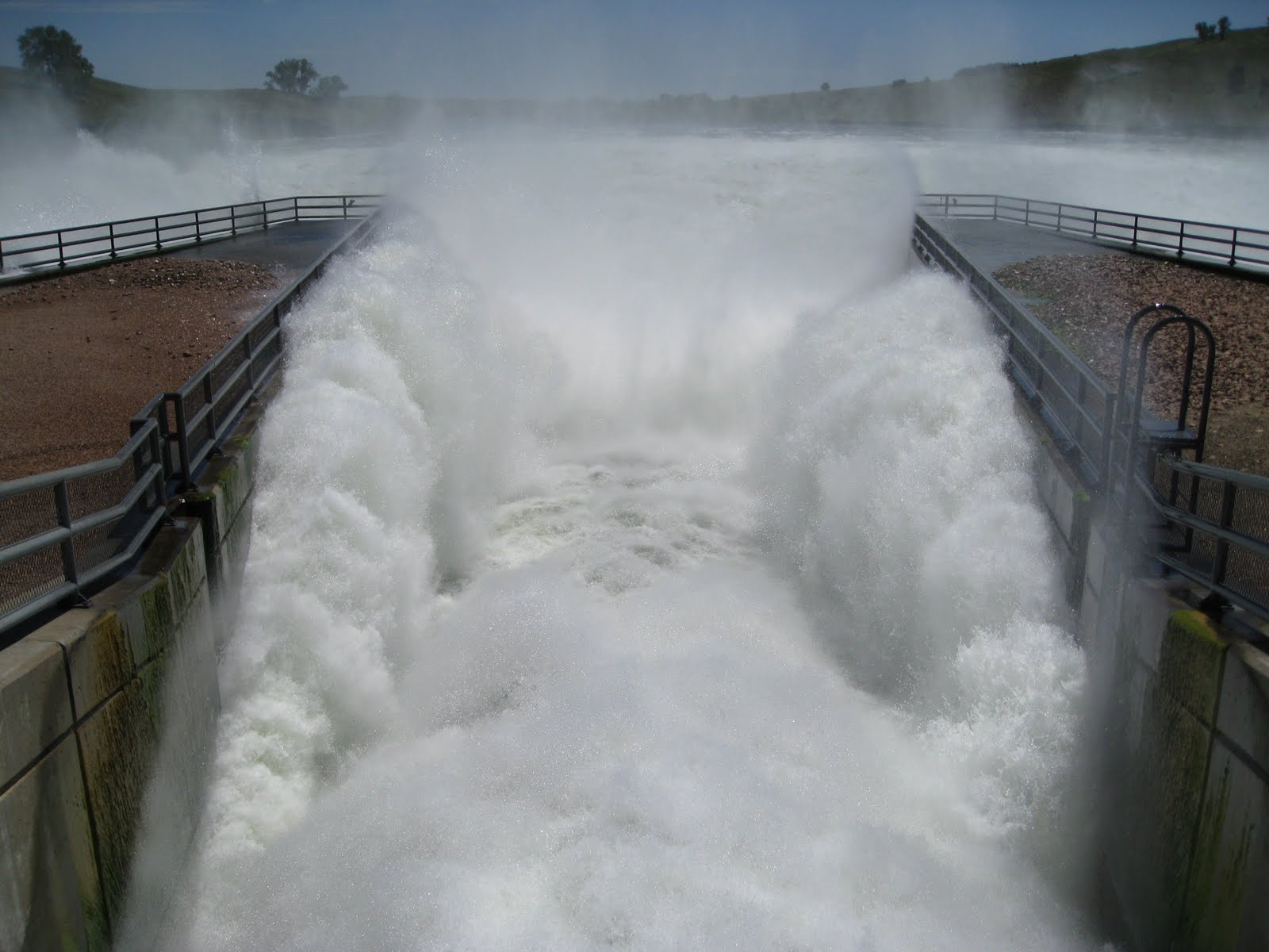 See the USA in an Airstream!: Iroquois, Pierre, Oahe Dam South Dakota 7 ...