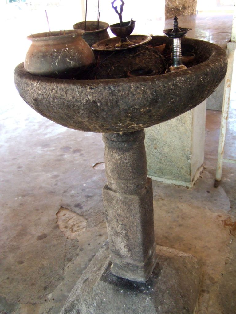 ANICCASIGHT: A glorious Dambadeniya Ancient Temple - Wayamba