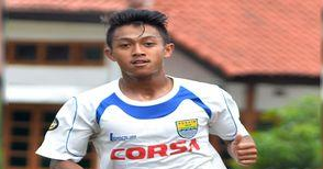 Foto Dan Biodata Febri Haryadi Lengkap Agamanya