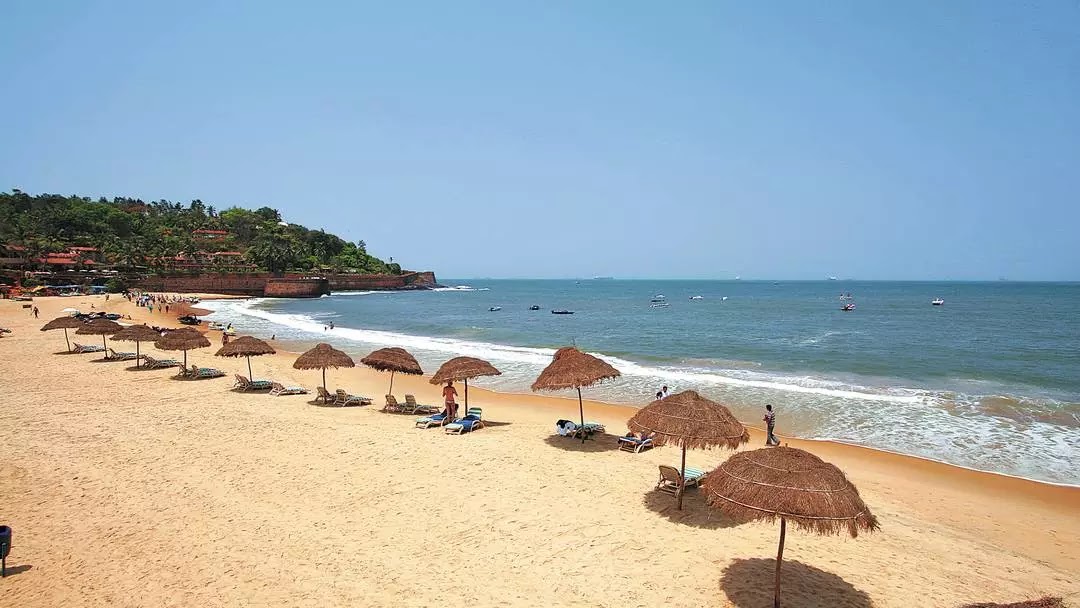 Discover India: Things to do or see in Sinquerim Beach , Goa, India