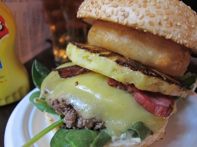 Travel with Wingz~*: Lucky Chip - Burger Heaven